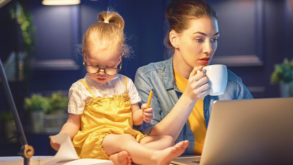 Work and Family: Practical Tips for Moms to Balance the Two - Corporate ...