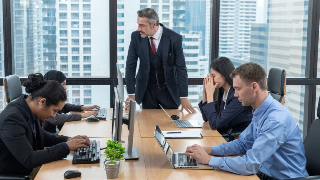 How to Approach Toxic Management in the Workplace - Corporate Vision ...